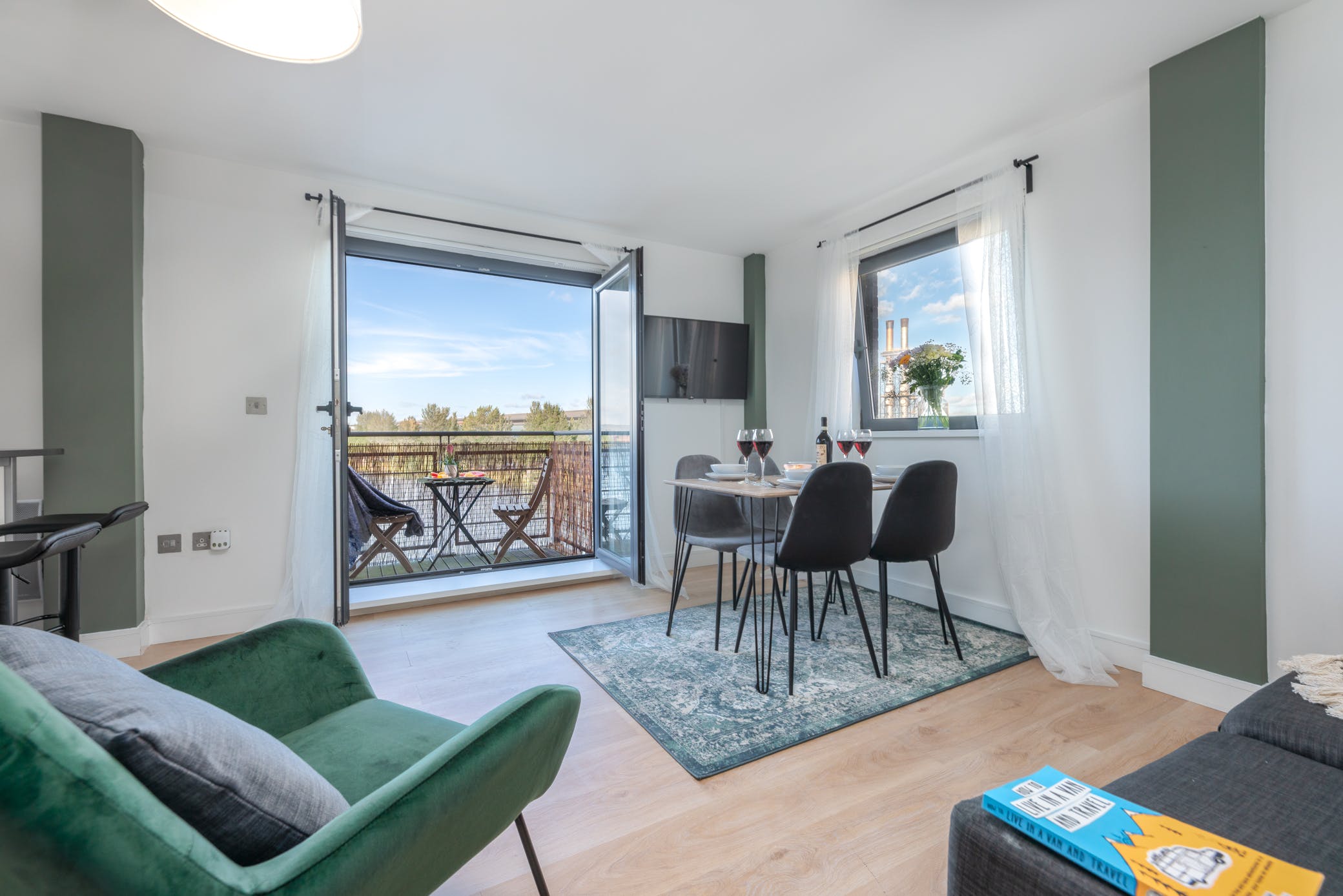 Dockside Dreaming | 5-Star Self-Catering Cardiff - Fivestar.ie