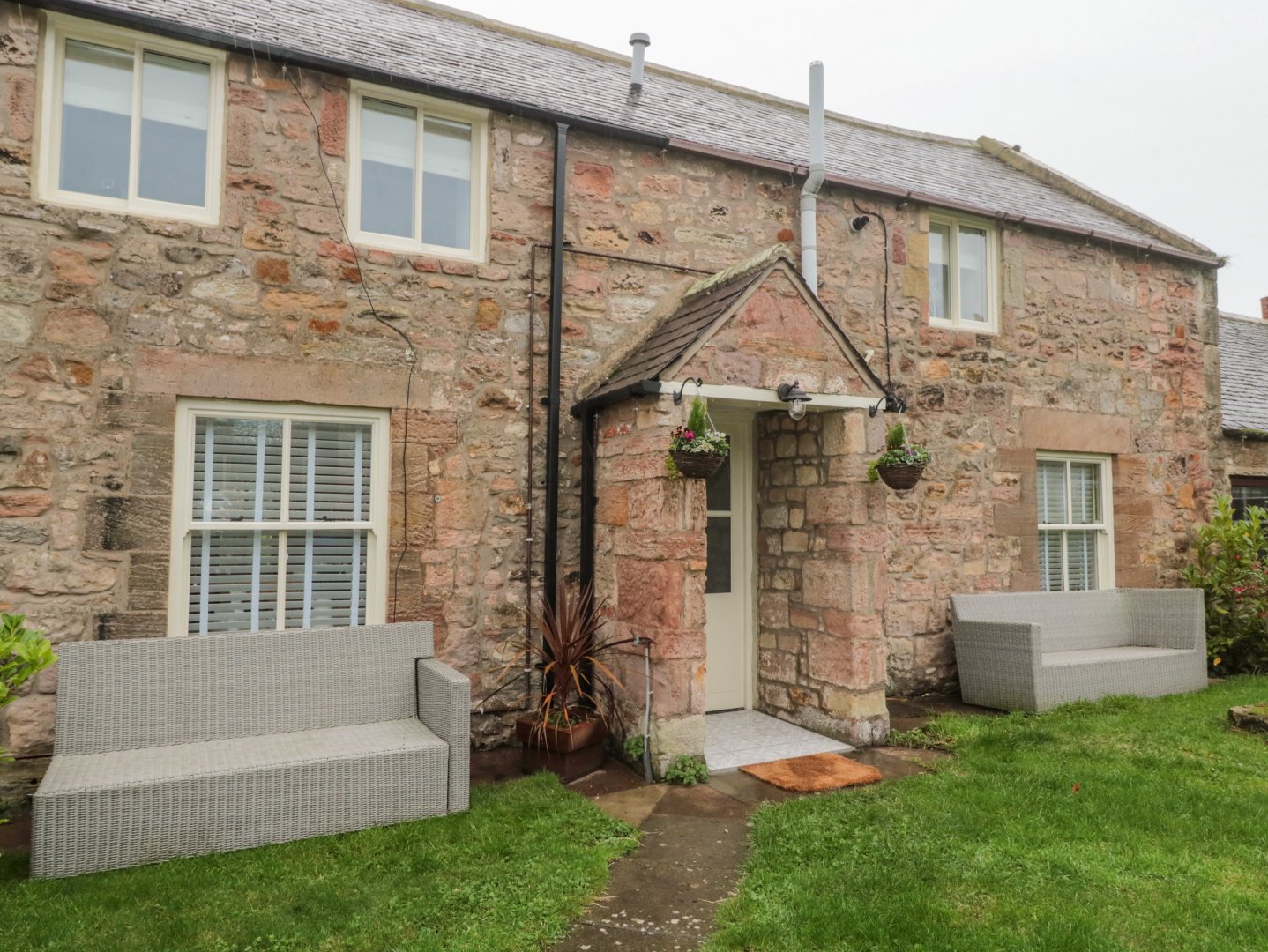 Donni Hall Cottage | 5-Star Self-Catering Beadnell - Fivestar.ie