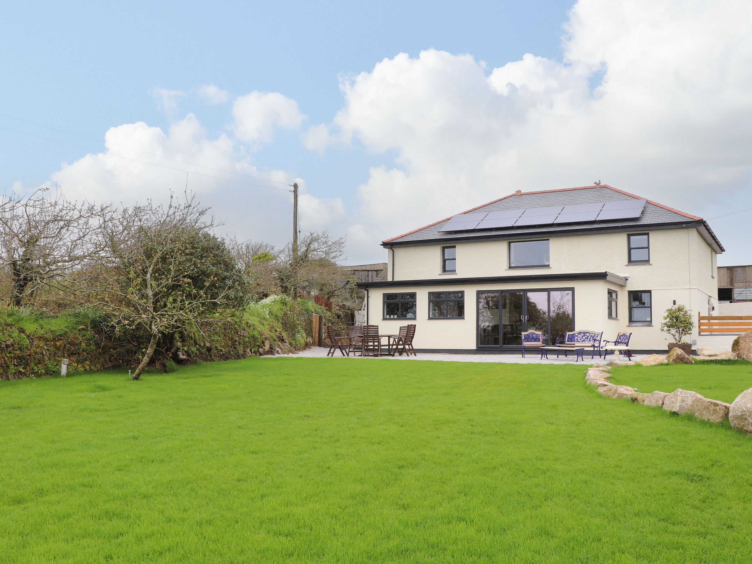 High Park House | 5-Star Self-Catering Helston - Fivestar.ie