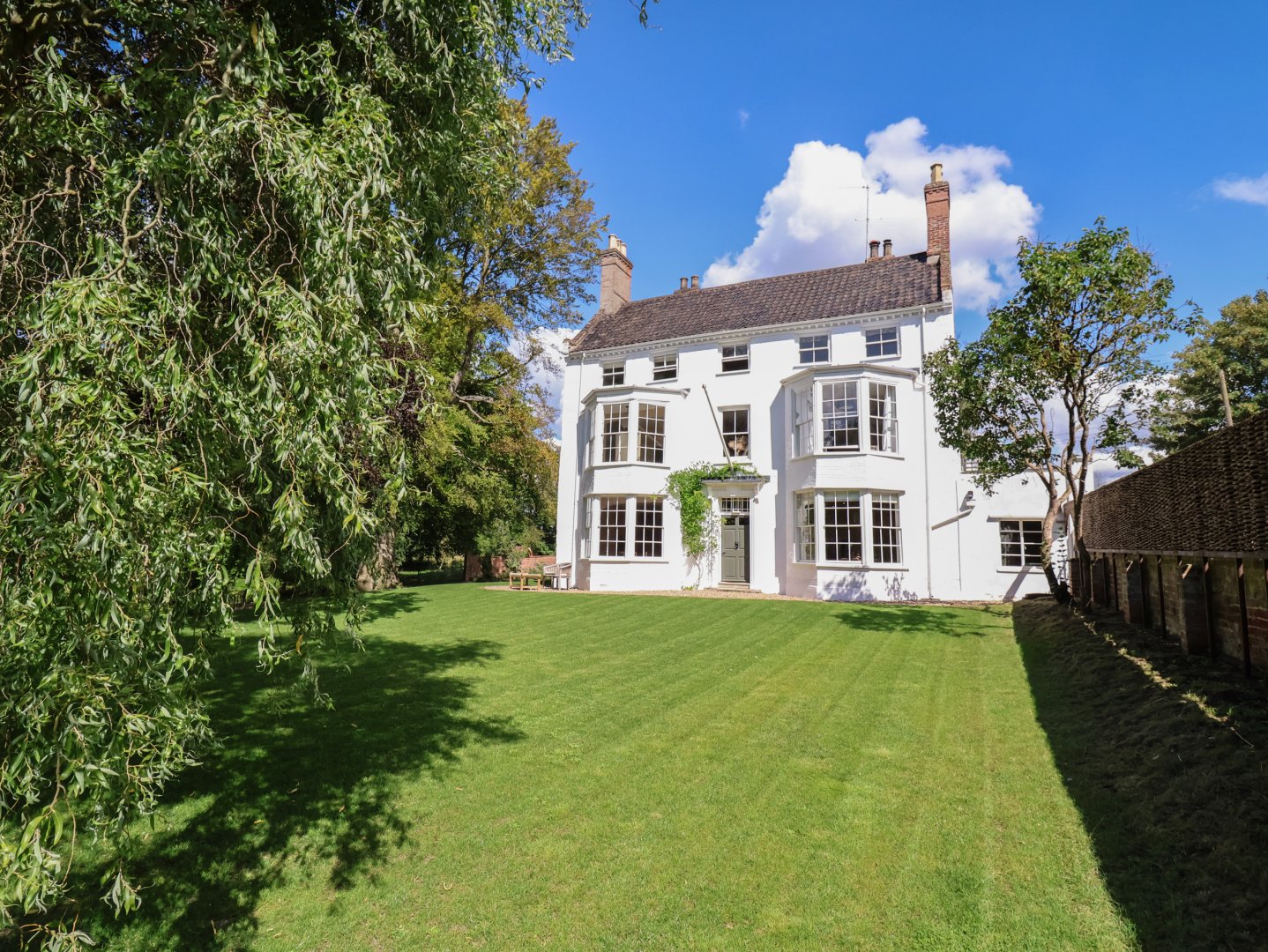 Syleham House | 5-Star Self-Catering Eye - Fivestar.ie