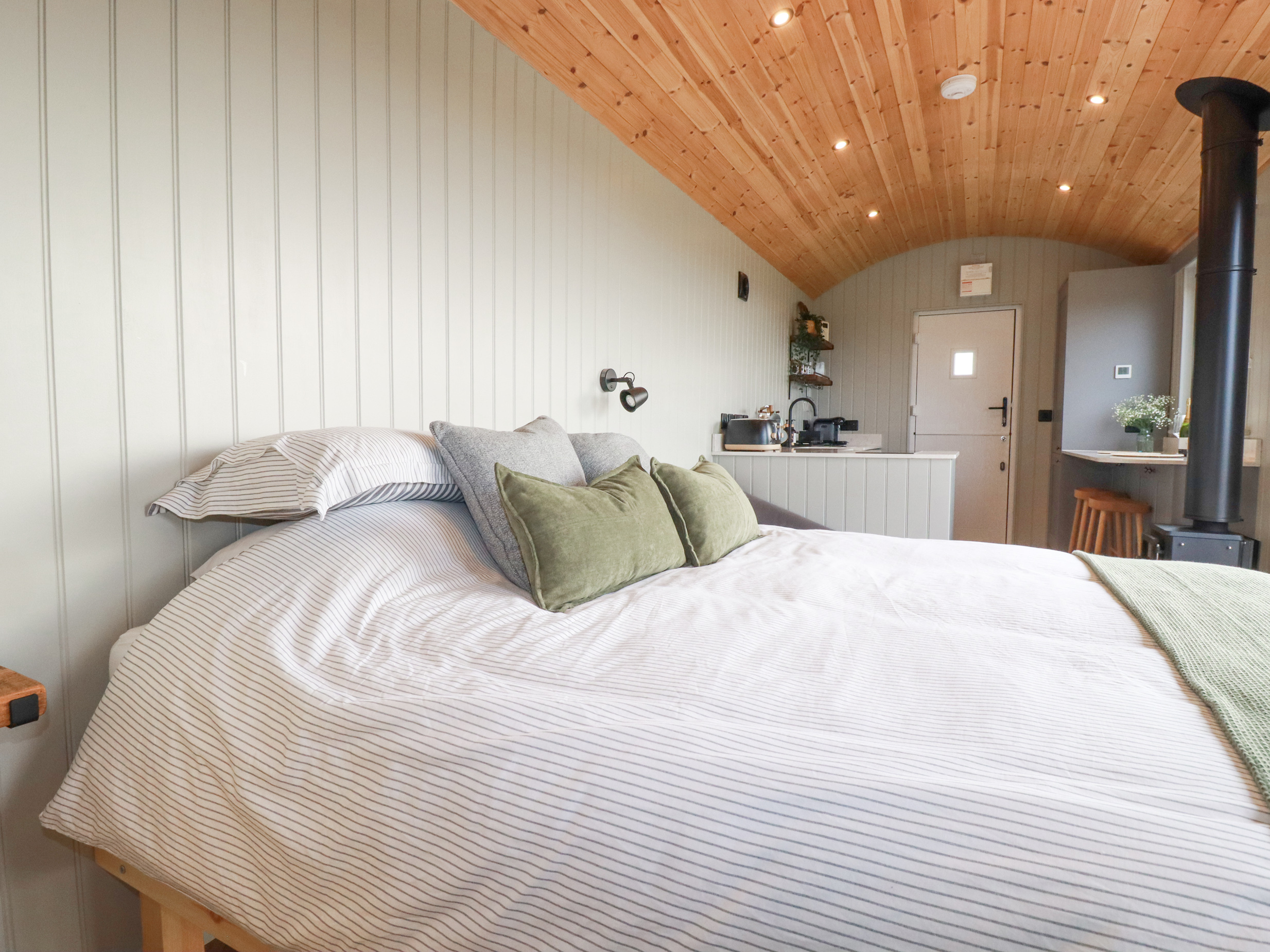 Northcott Hut | 5-Star Self-Catering Bude - Fivestar.ie