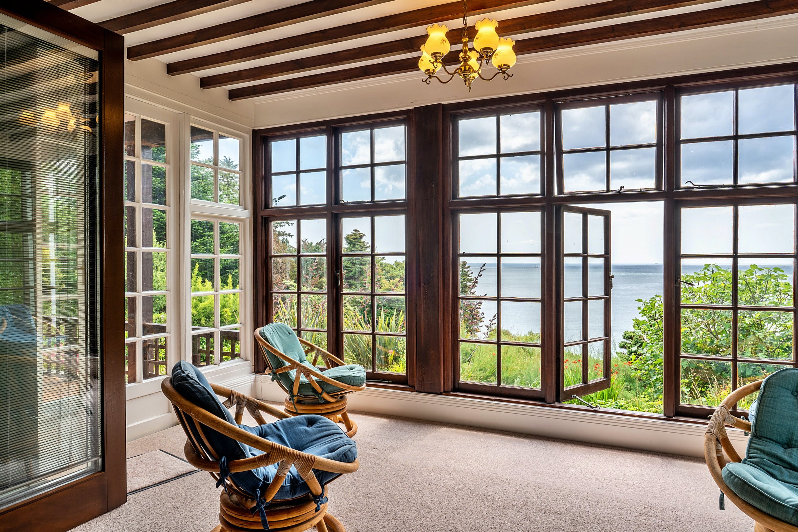 Clifftop Charm | 5-Star Self-Catering Coverack - Fivestar.ie