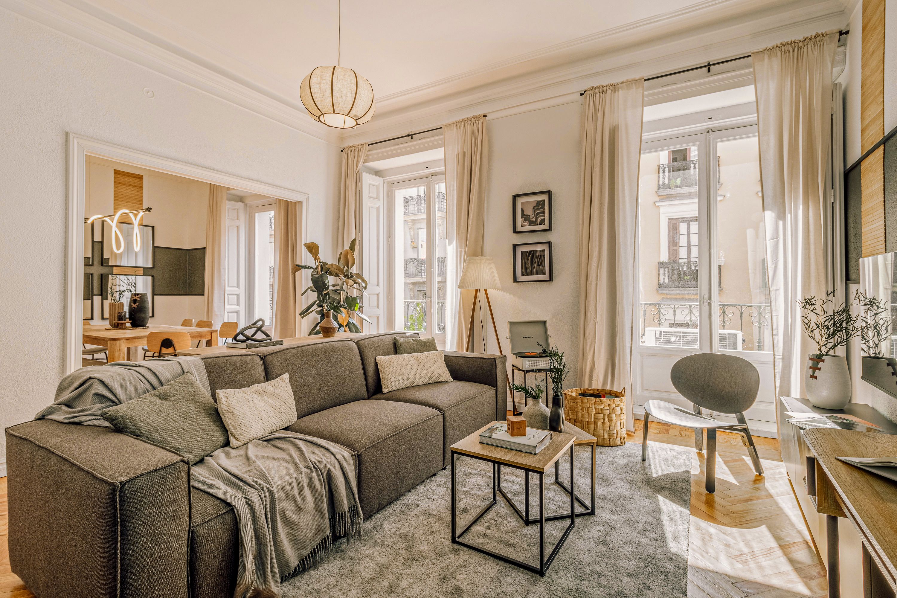 Madrid in May | Luxury Villa in Madrid, Spain - Fivestar.ie