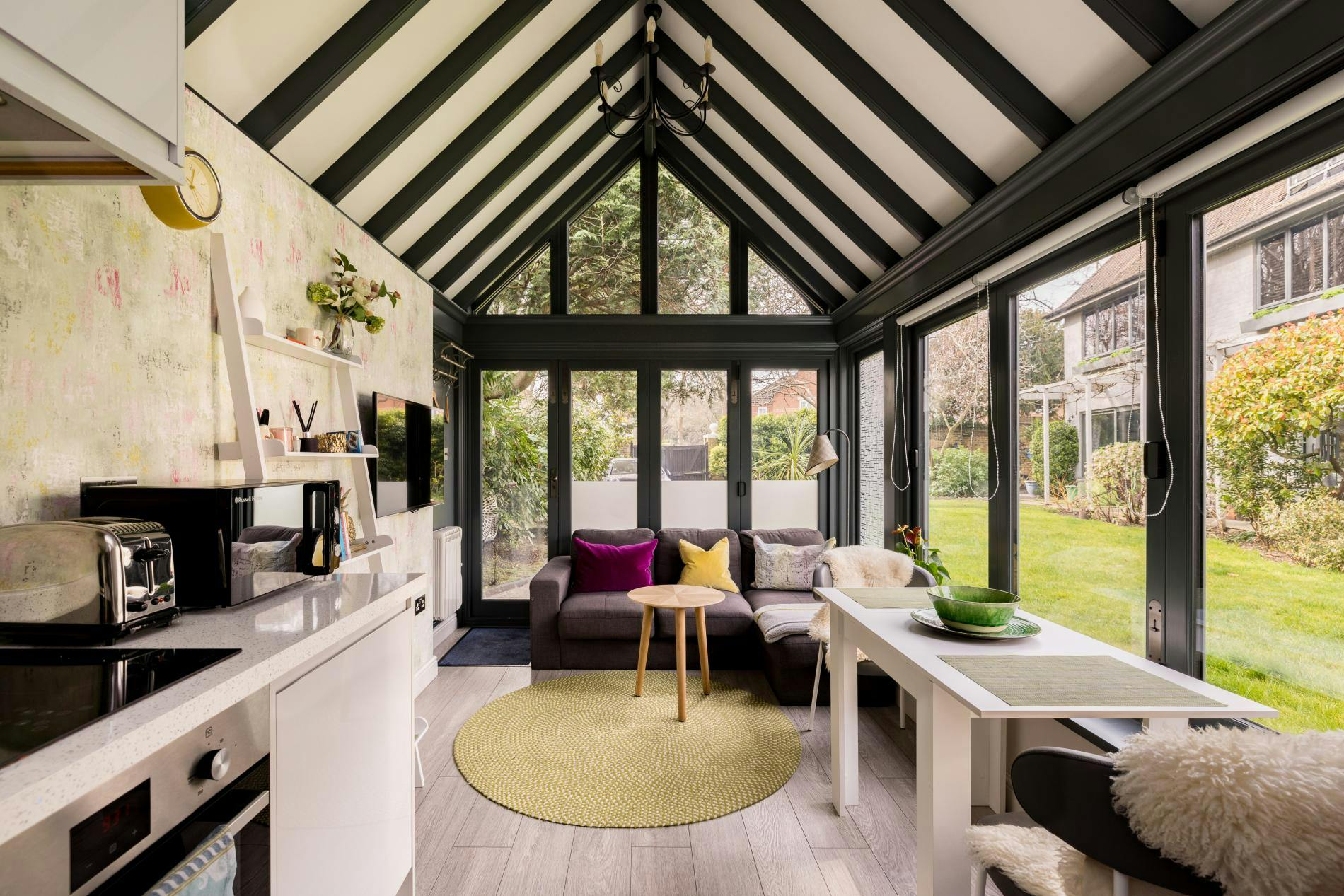 The Garden Poem | 5-Star Self-Catering London - Fivestar.ie