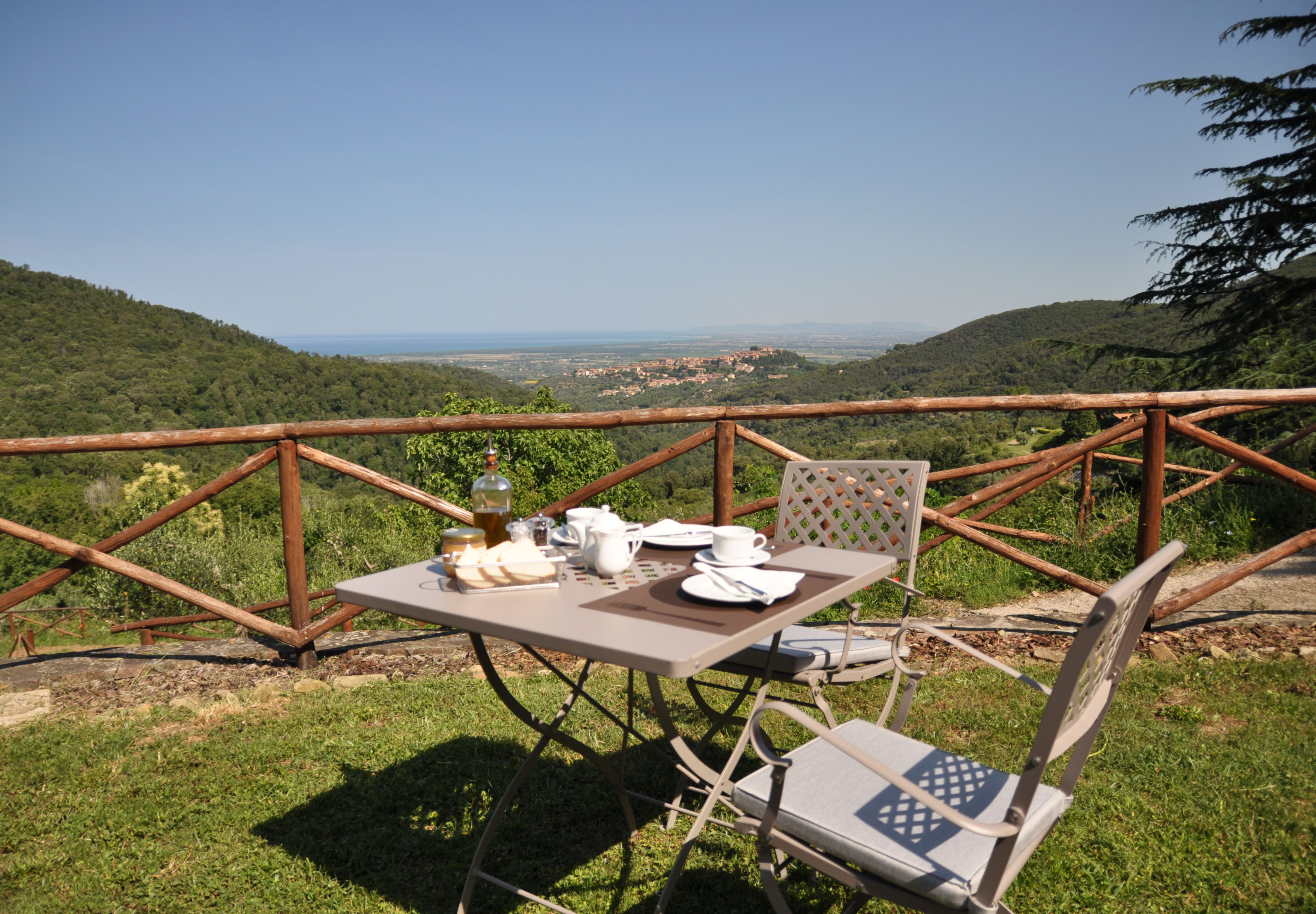 Tuscan Violets | Luxury Villa in Castagneto Carducci, Italy - Fivestar.ie