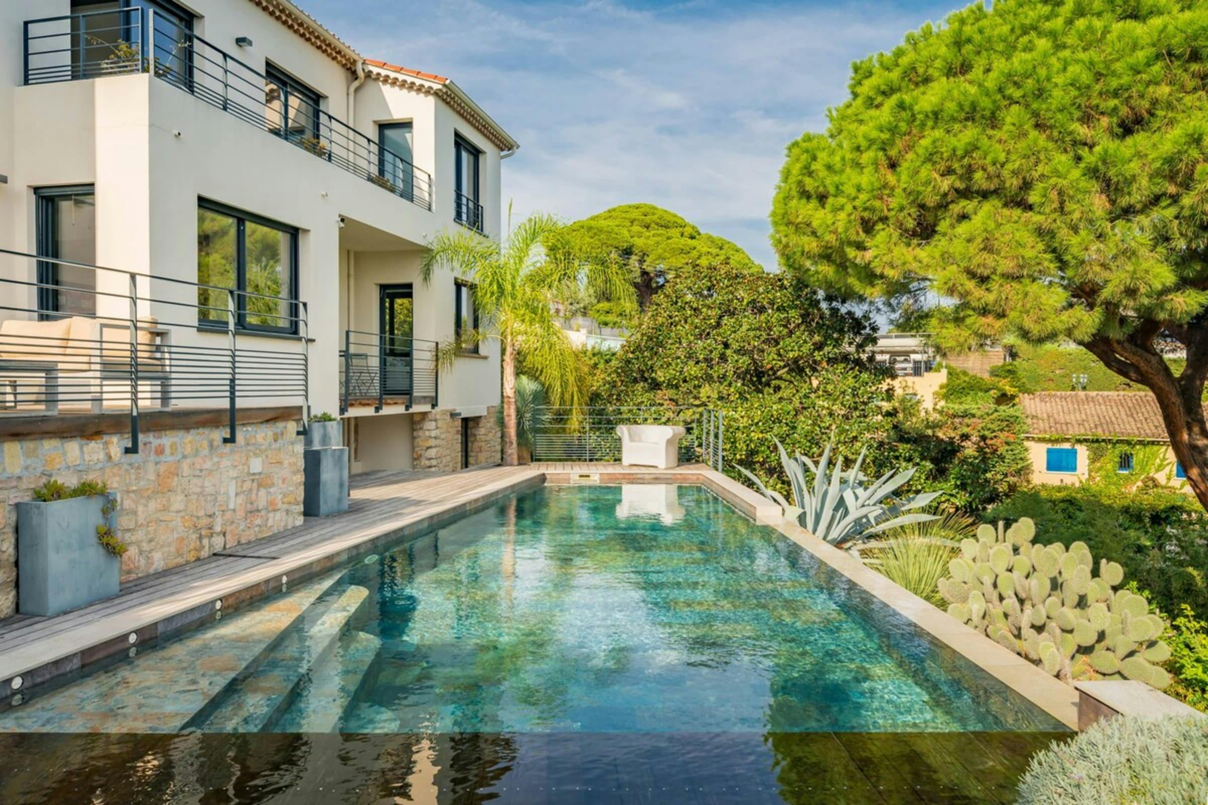 Azure & Vert | Luxury Villa in Vallauris, France - Fivestar.ie