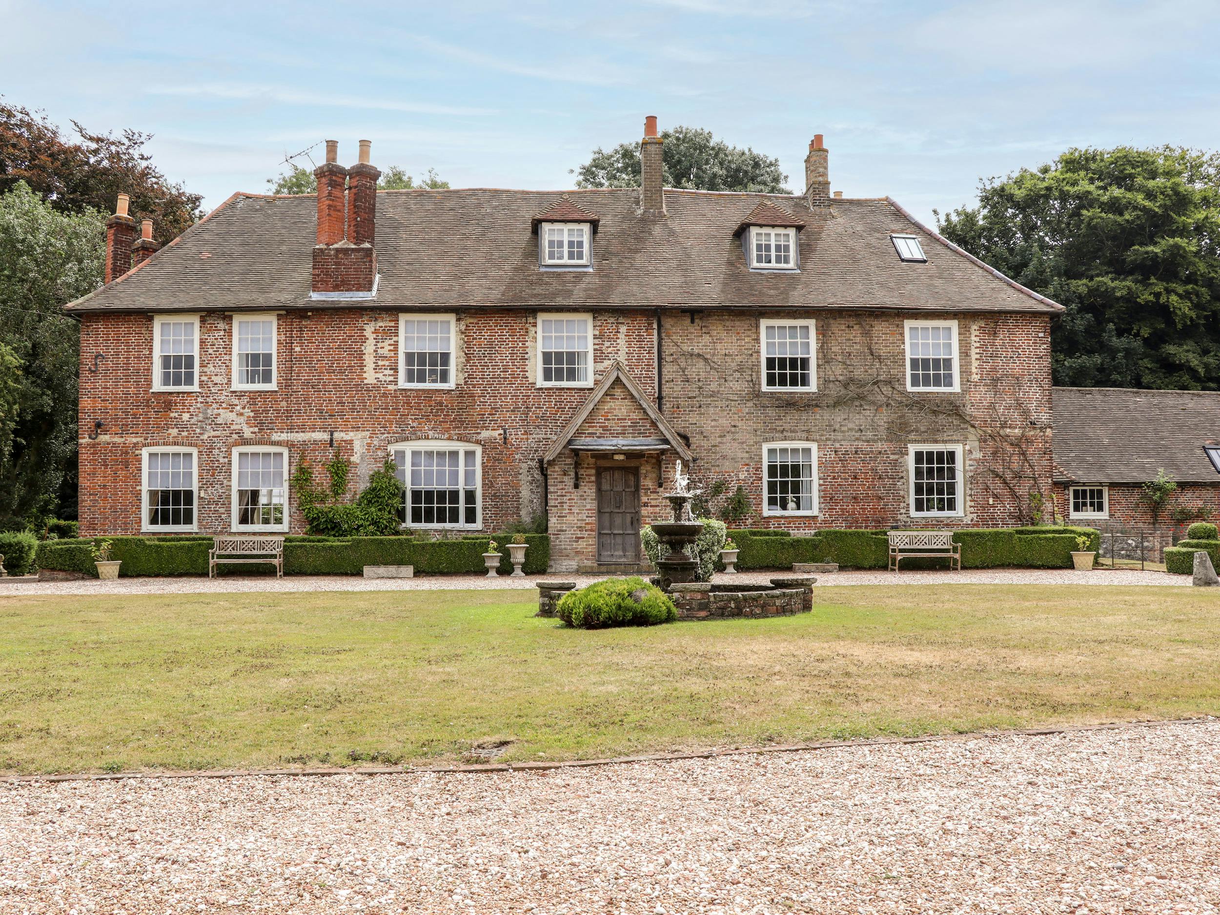 The Kent Manor | 5-Star Self-Catering East Langdon - Fivestar.ie