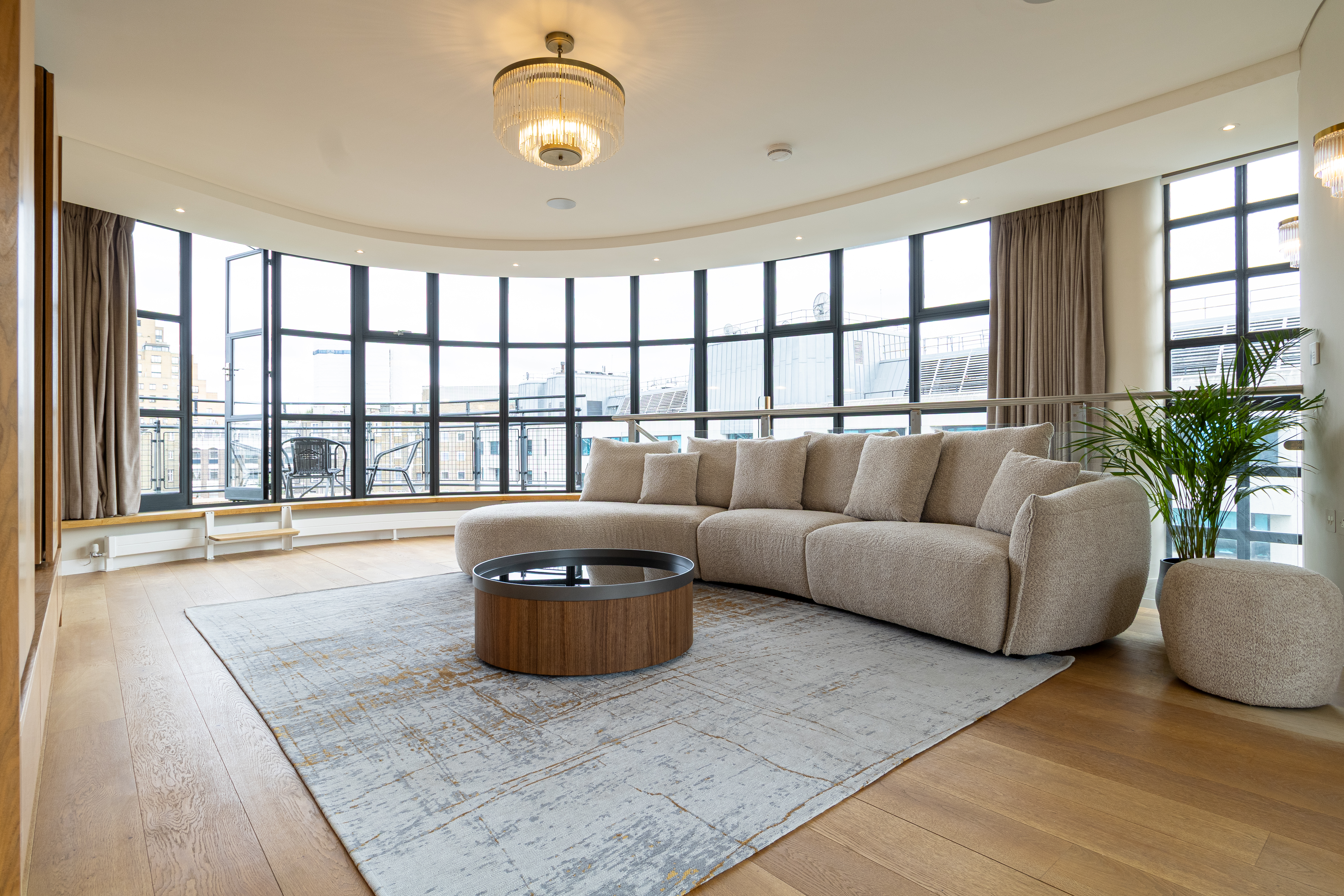 Royal Corner | 5-Star Self-Catering London - Fivestar.ie