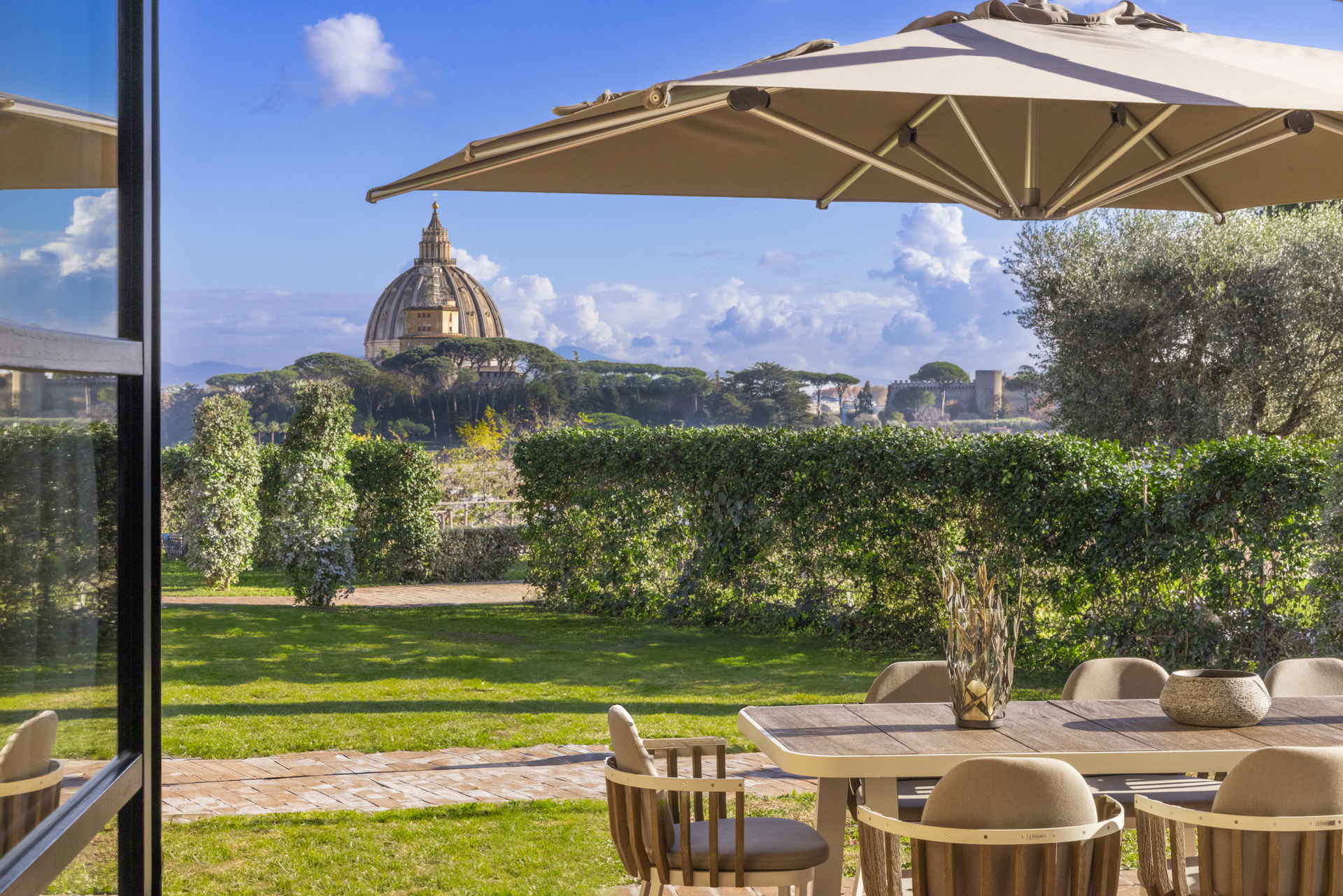Saint Peter’s Frame | Luxury Villa in Roma, Italy - Fivestar.ie