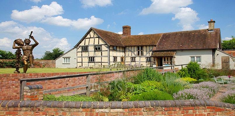 Eckington Manor Farm | 5-Star Bed & Breakfast Pershore - Fivestar.ie
