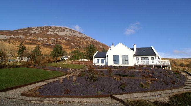 Luxury Houses for Sale Dunlewey, Co. Donegal | Dunlewey Lake Cottage ...