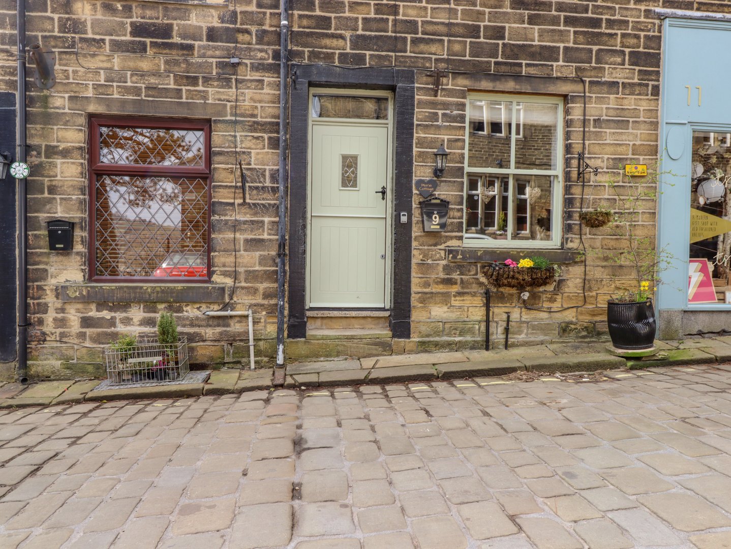 Maria Cottage | 5-Star Self-Catering Haworth - Fivestar.ie