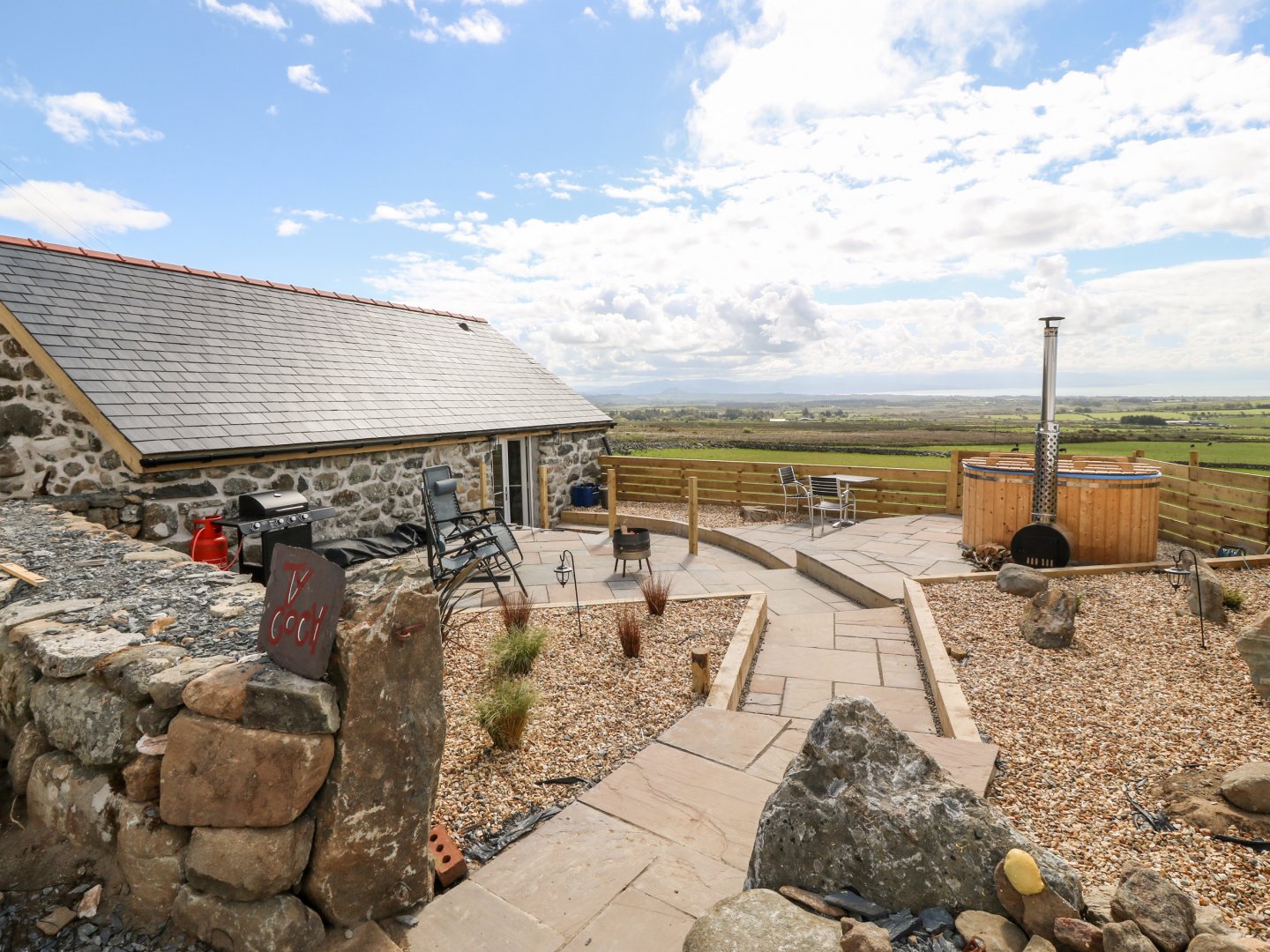 Ty Coch | 5-Star Self-Catering Trefor - Fivestar.ie